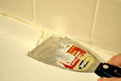 How to Re-Caulk A Shower or Bathtub