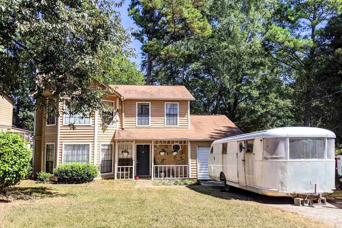How to Pressure Wash a Camper Trailer • Ugly Duckling House